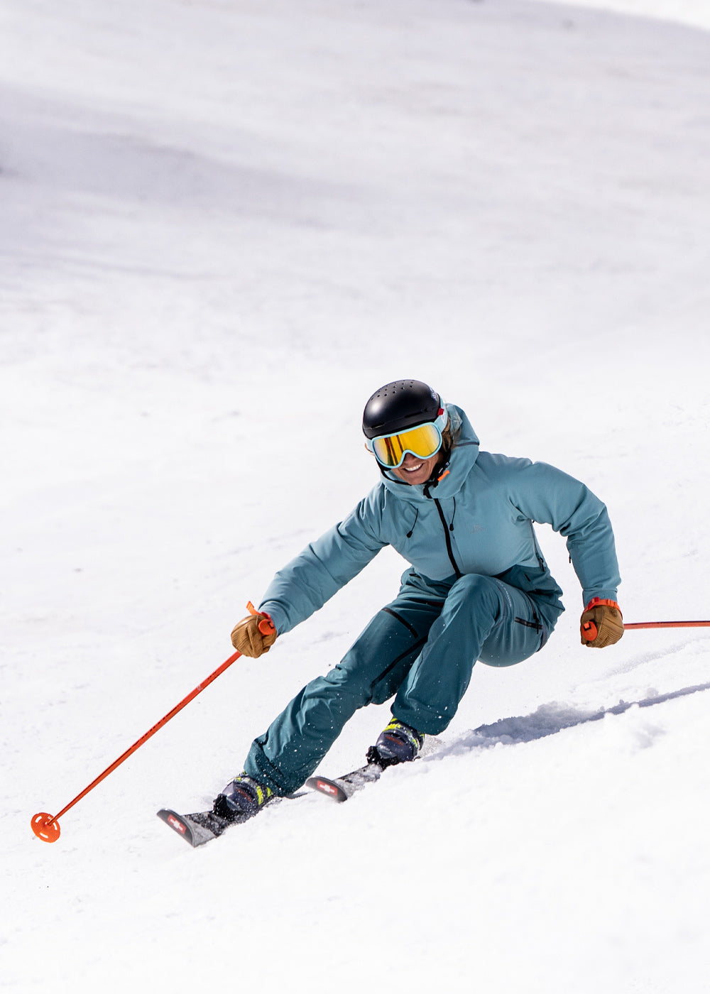 Womens Outdoor Clothing & Accessories | AKOVA